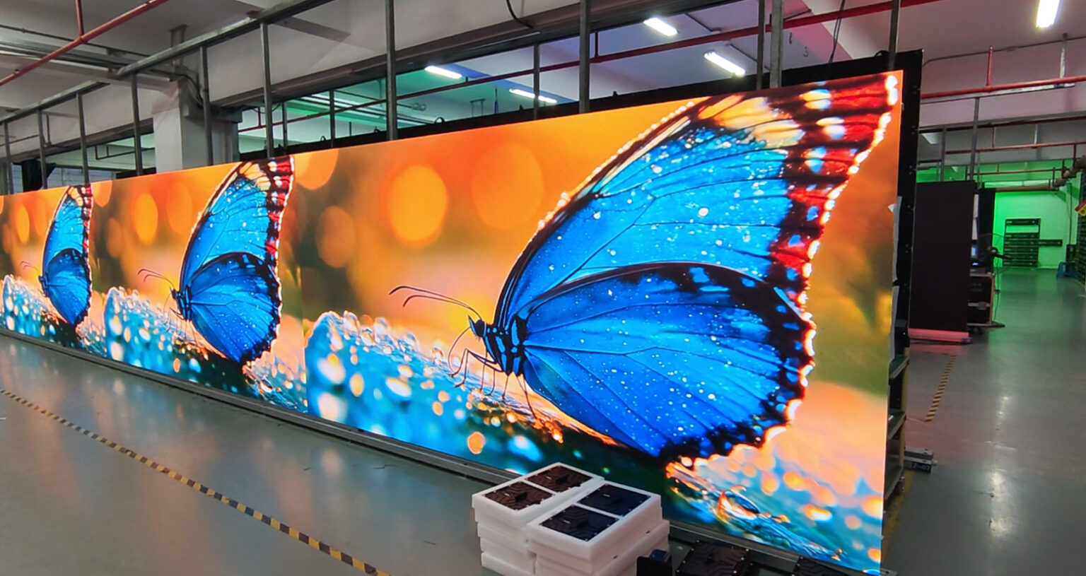 R3 European Standard Rental LED Display | P1.95, 7680Hz | ZHIYU-LED